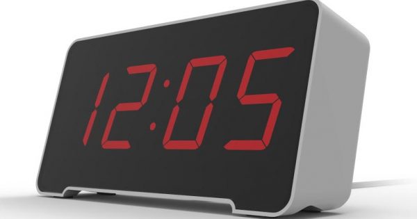 PAI Sandman Clock Review – Charge Devices While You Sleep – Techgage